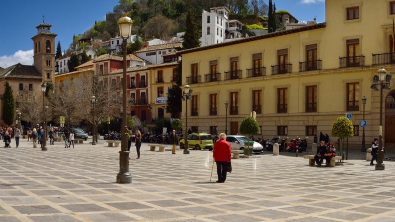 Granada Travel Guide: Mosaic of Cultures - Piri Guide Blog