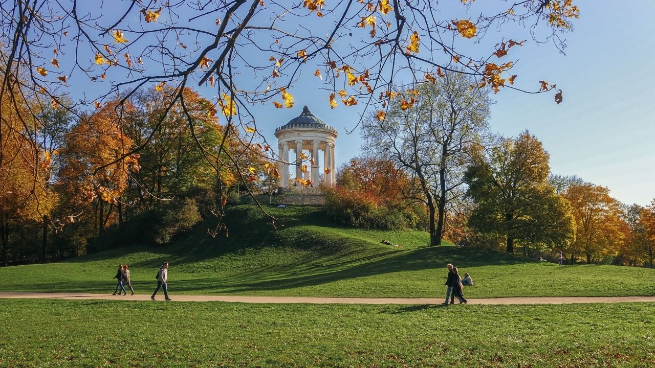9 Must-Visit Fall Destinations in Europe - Piri Guide Blog